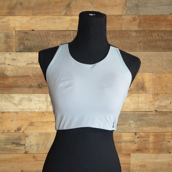 On Running | Intimates & Sleepwear | On Performance Bra Size Medium ...